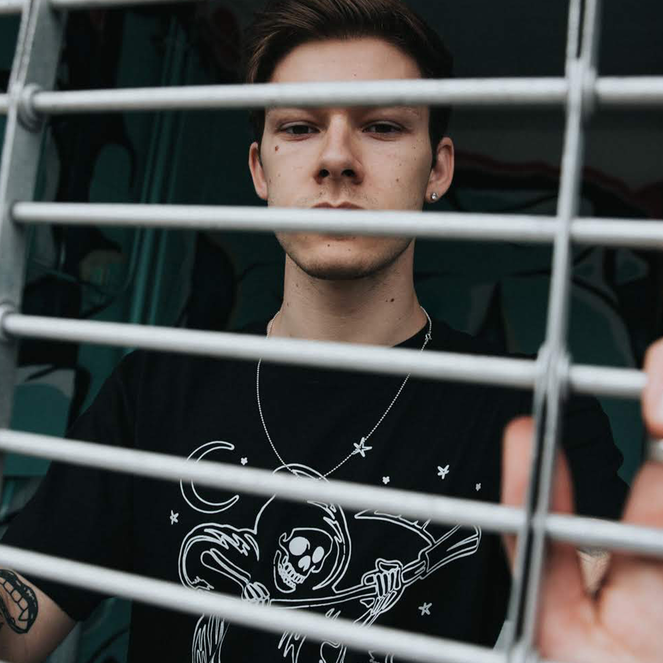 VAULT – Mike's Dead